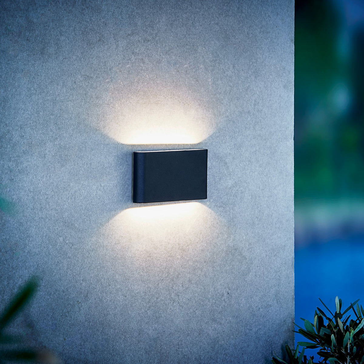 Kinver | Wall light | Black – Comet Lighting