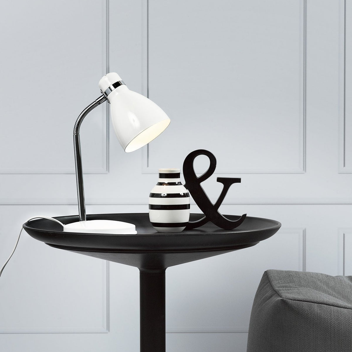 Cyclone | Table lamp | White – Comet Lighting